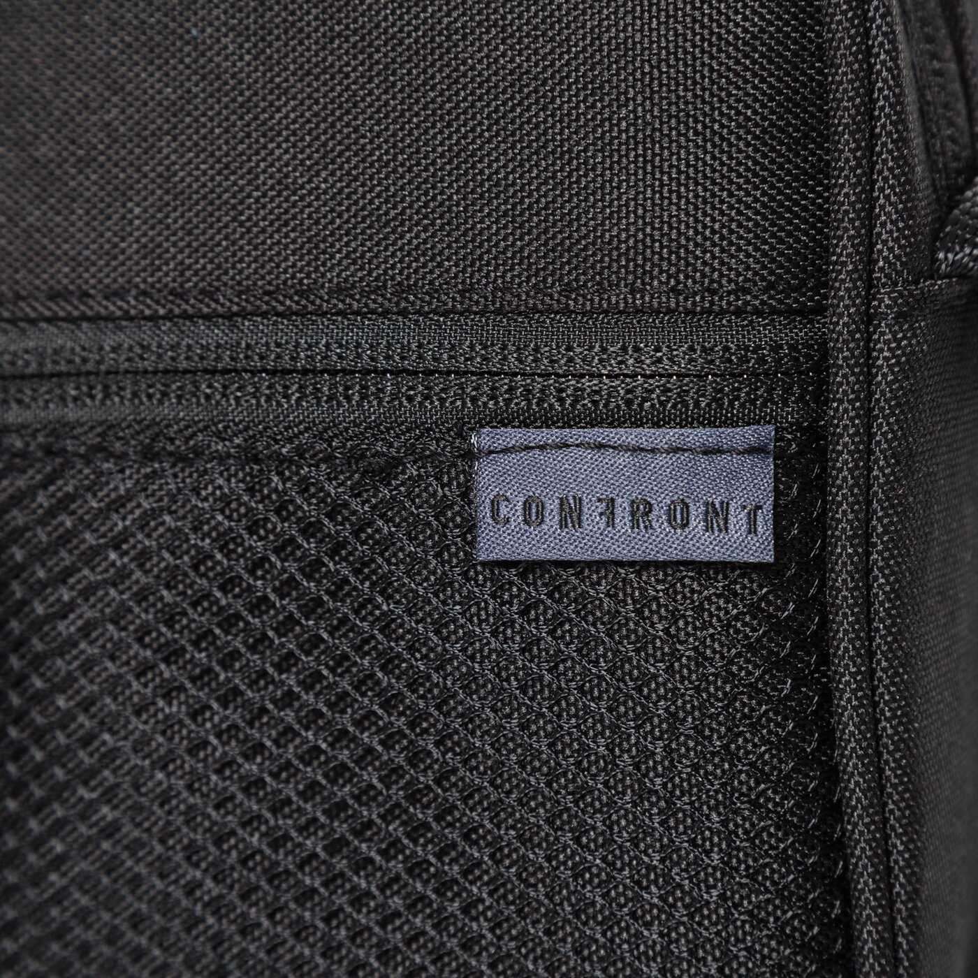 CONFRONT TÁSKA CONFRONT\ÖVTÁSKA WYNN CF322TOM61001 FEKETE 2 990,00 HUF ...