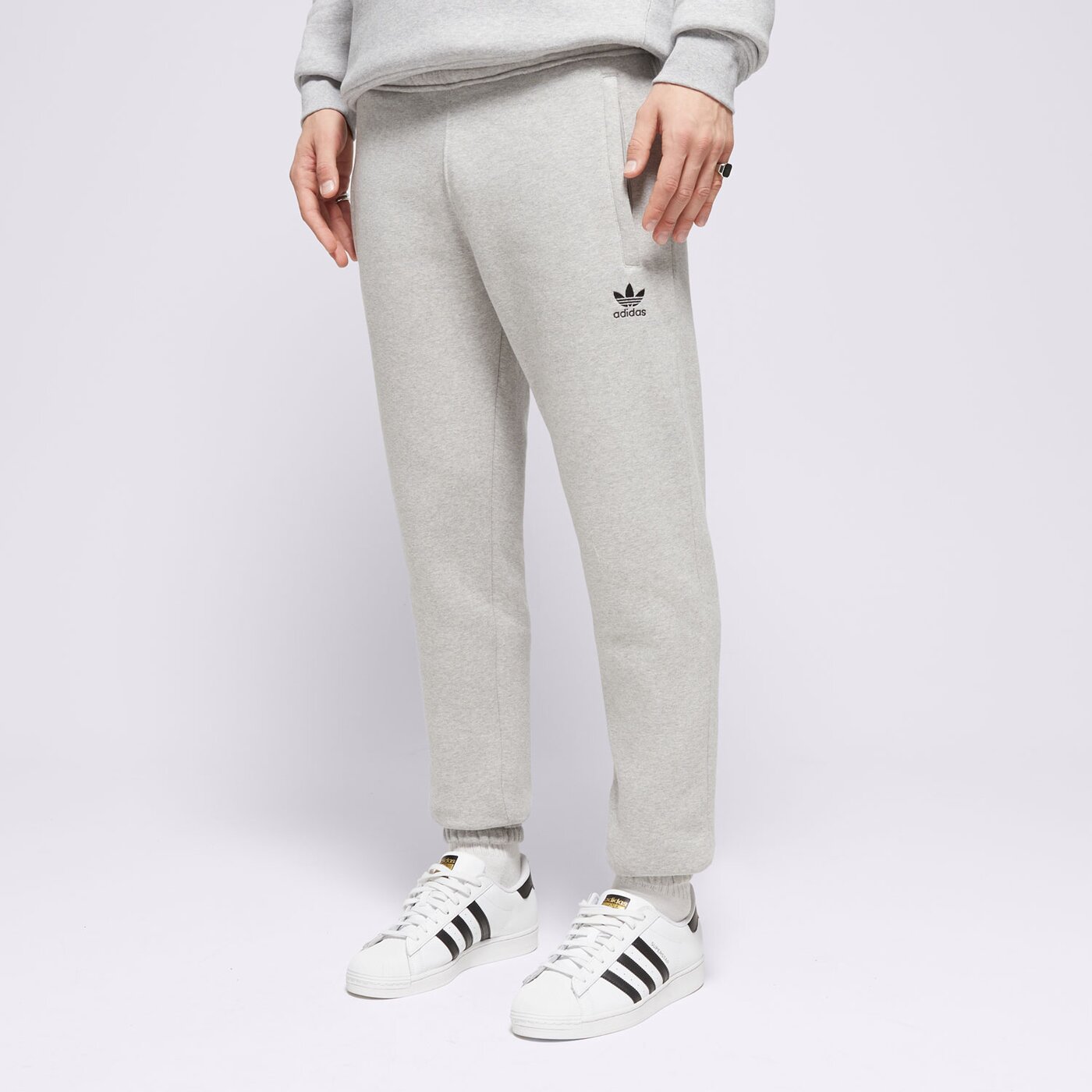 ADIDAS NADRÁG ESS PT IY7359 SZÜRKE 13 990,00 HUF | Nadrág | Kiváló ...