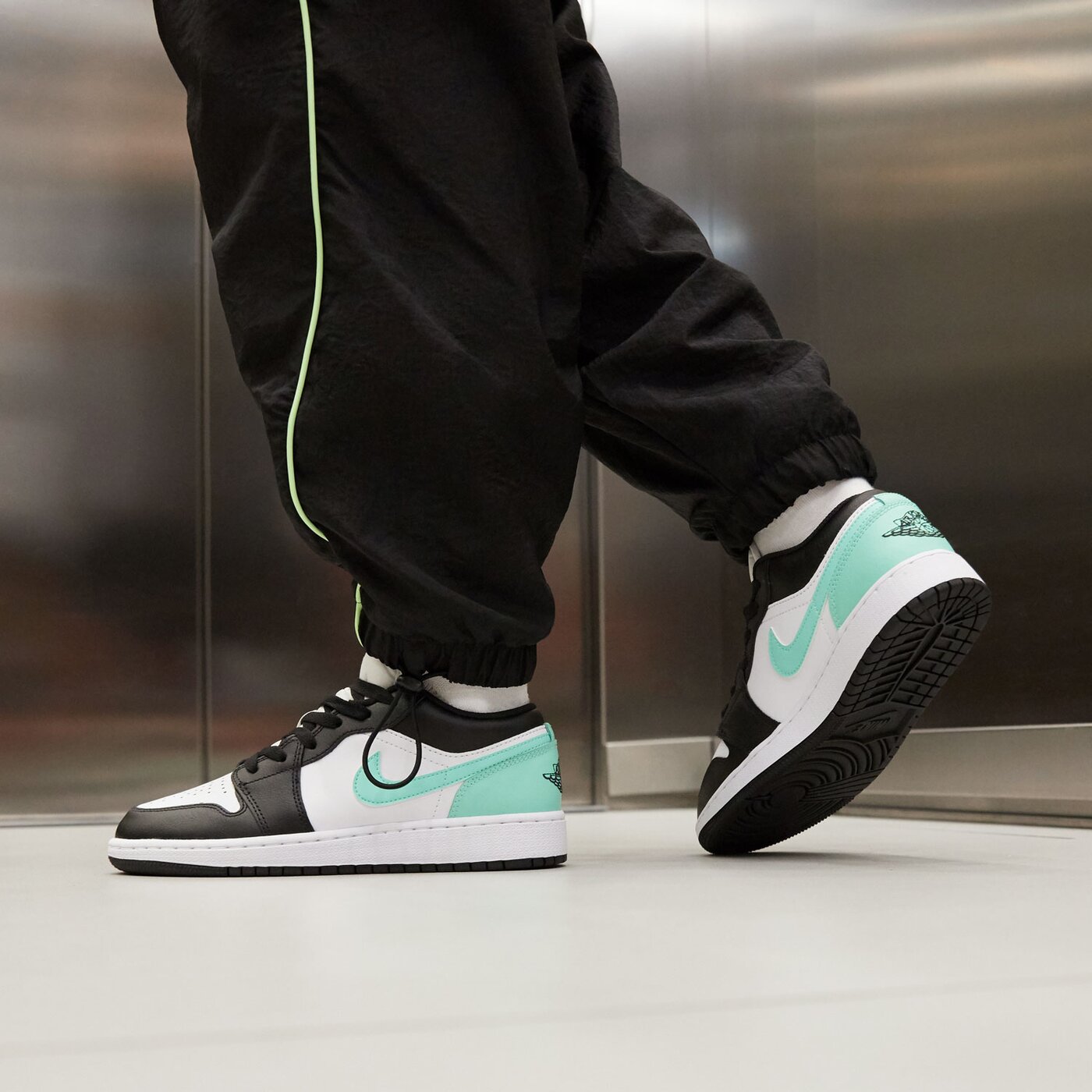 AIR JORDAN 1 LOW 553560-131 FEHÉR 29 990,00 HUF | Sportcipő | Kiváló ...