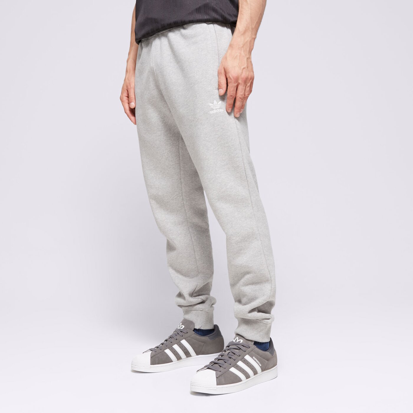 ADIDAS NADRÁG ESSENTIALS PANT IR7803 SZÜRKE 14 990,00 HUF | Nadrág ...