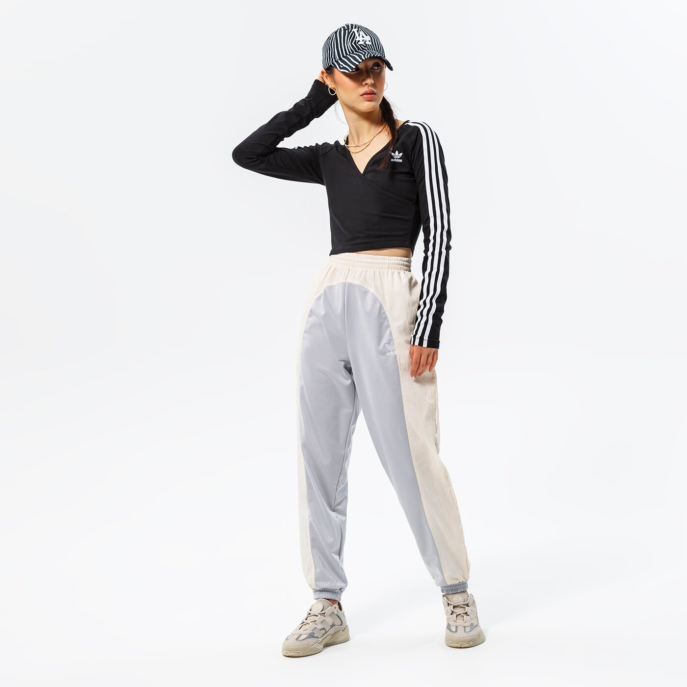 ADIDAS NADRÁG PANTS HC7046 SZÜRKE 11 990,00 HUF | Nadrág | Kiváló ...
